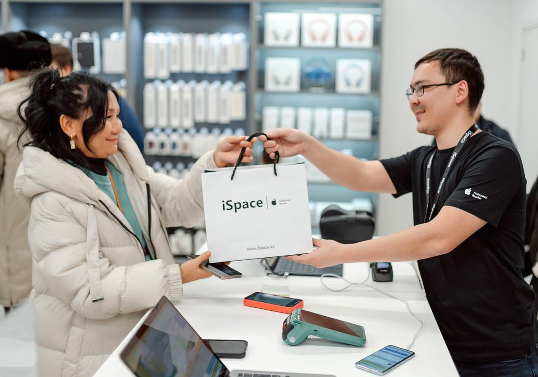 В Актобе открылся новый магазин iSpace - The Steppe