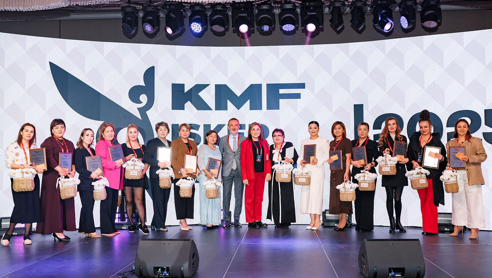 Пятая юбилейная премия KMF Isker Hanymy: